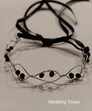 DIY: Handmade Gothic Bracelet With Wire And Crystals – Wedding Tones